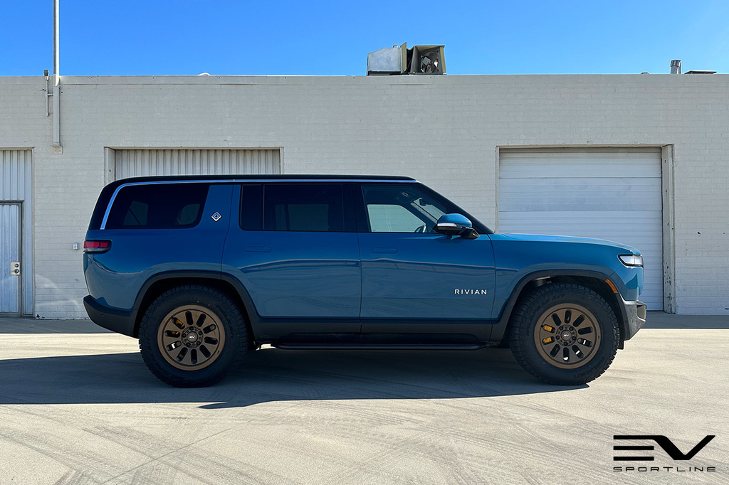 Rivian Blue Rivian R1S with Adventure Bronze 20" R1000 Wheels - EV ...
