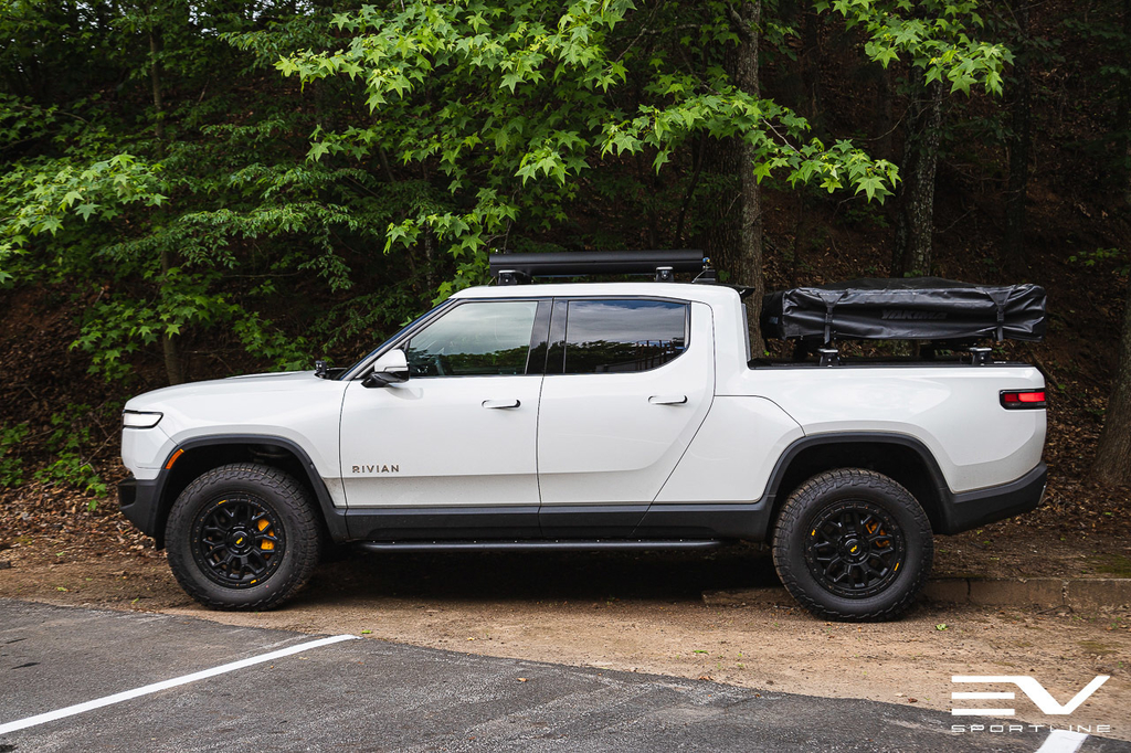 Glacier White Rivian R1T with Satin Black 20" R80B Forged Wheels - EV ...
