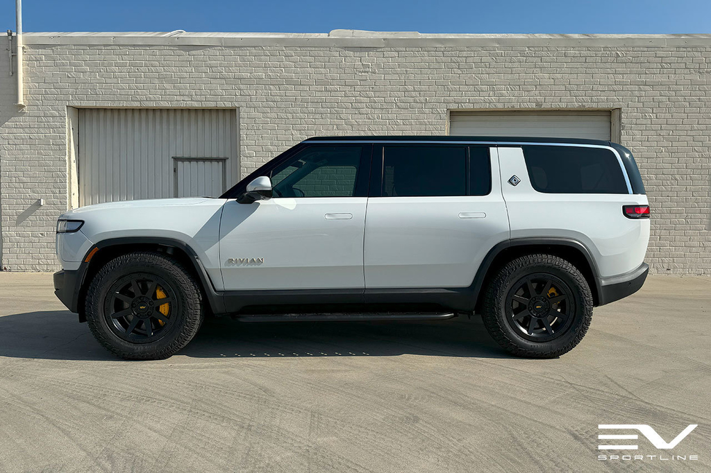 Glacier White Rivian R1S with Triple Slot Running Boards - EV Sportline ...