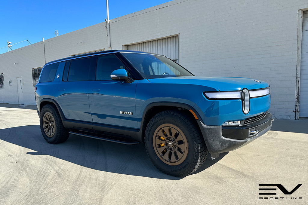 Rivian Blue Rivian R1S with Adventure Bronze 20" R1000 Wheels - EV ...